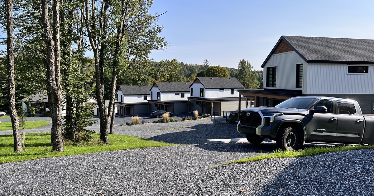 Constructeurs de maisons à haute performance 3 plex Construction ...